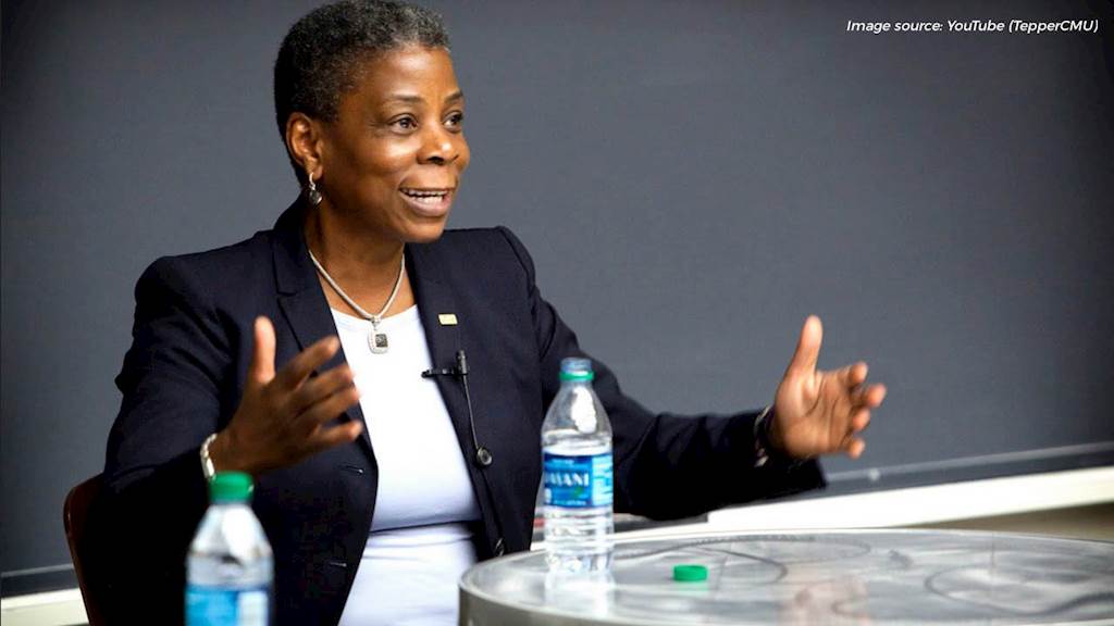 Leadership 101: 4 Things You Can Learn From Xerox CEO Ursula Burns