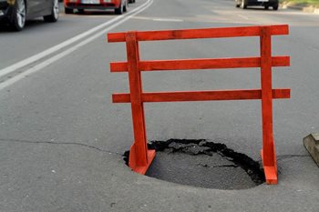 5 Critical Warning Signs of Workplace Corruption to Know